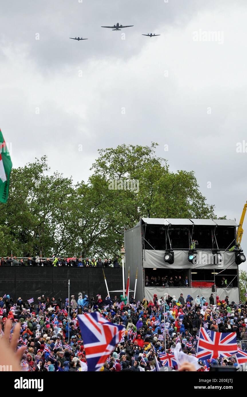 The Mall London Crowd Flags High Resolution Stock Photography and ...