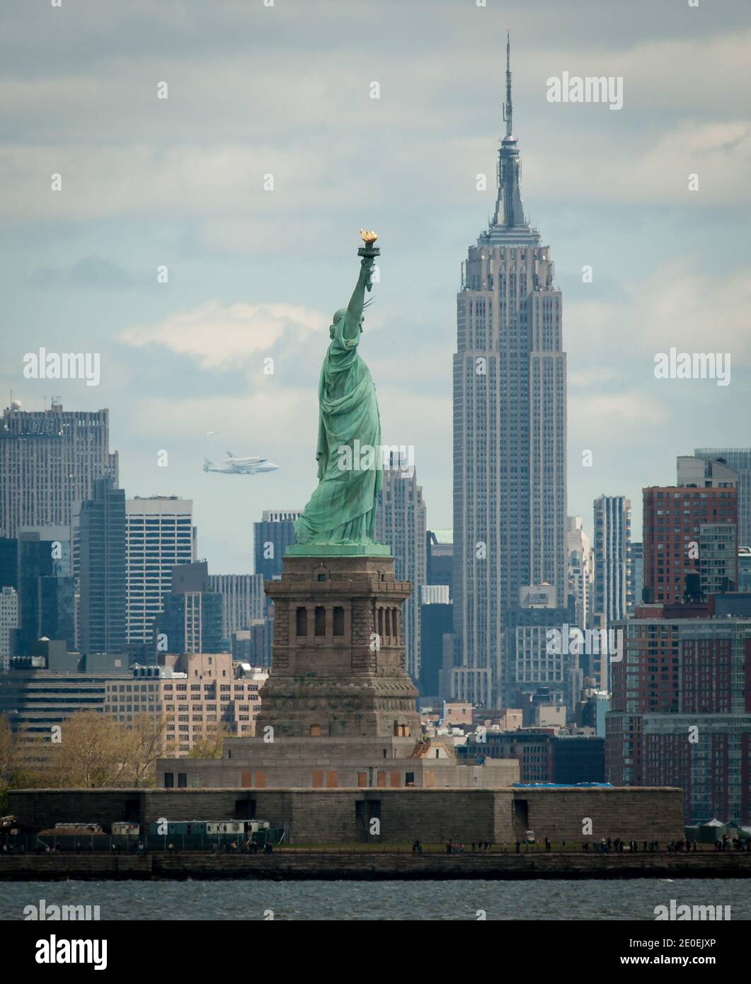Nasa and statue of liberty hi-res stock photography and images - Alamy