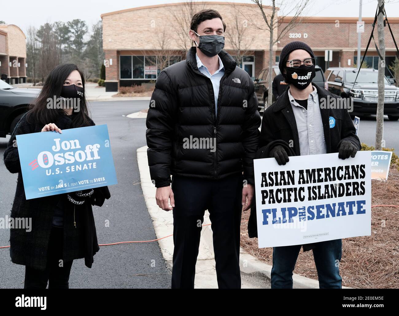 Asian american voting hi-res stock photography and images - Alamy
