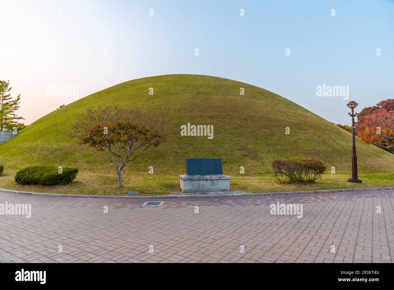 Sunset view of Tumuli park containing several royal tombs, Gyeongju ...