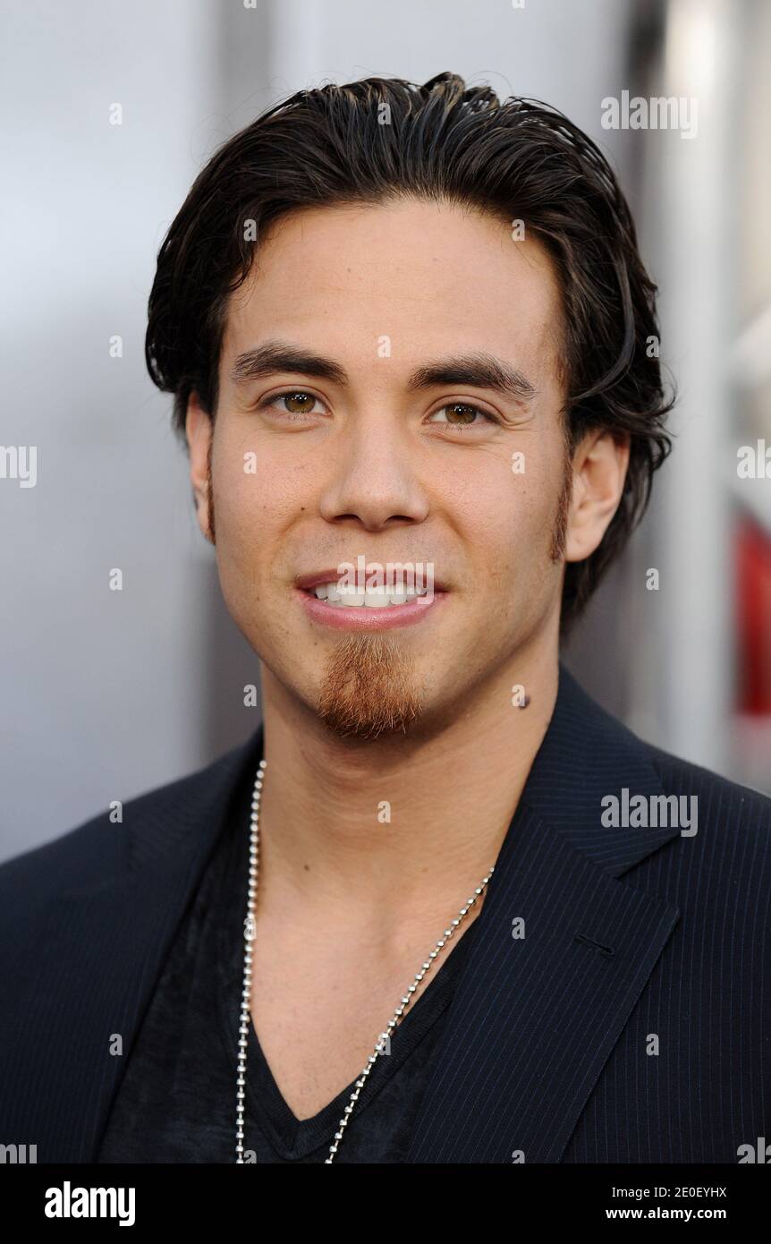 Apolo Ohno arrives at the premiere of Universal Pictures 'Battleship ...
