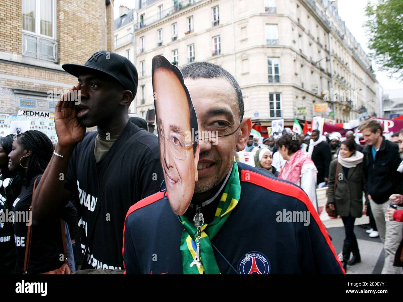 African immigrants paris hi-res stock photography and images - Alamy