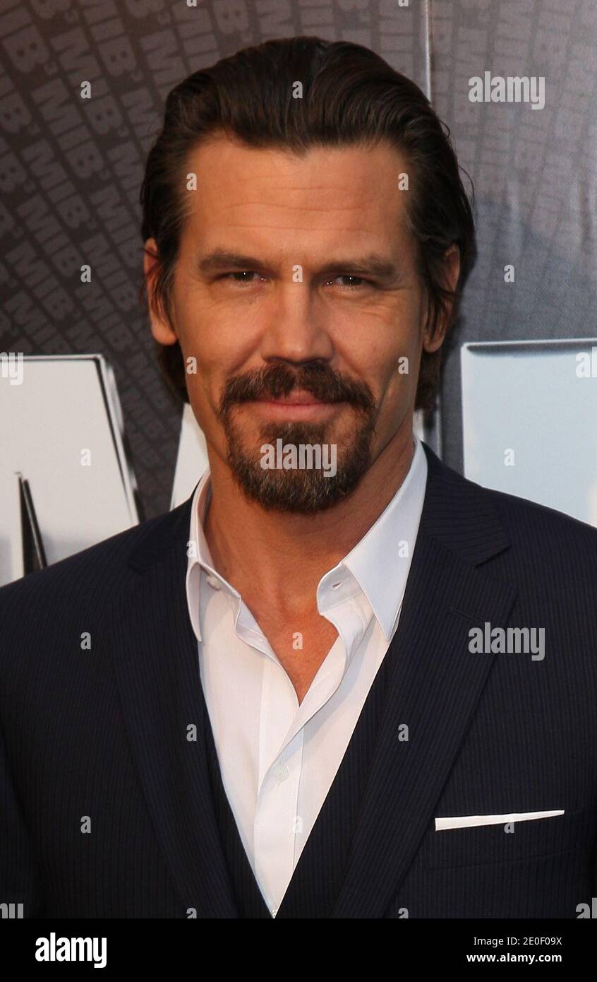 Josh Brolin arriving for the premiere of 'Men In Black' premiere held ...