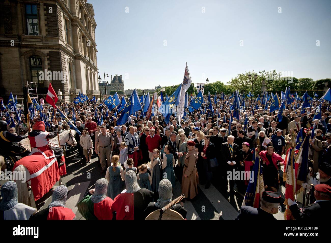 French royalists, catholics and nationalists took the streets between ...