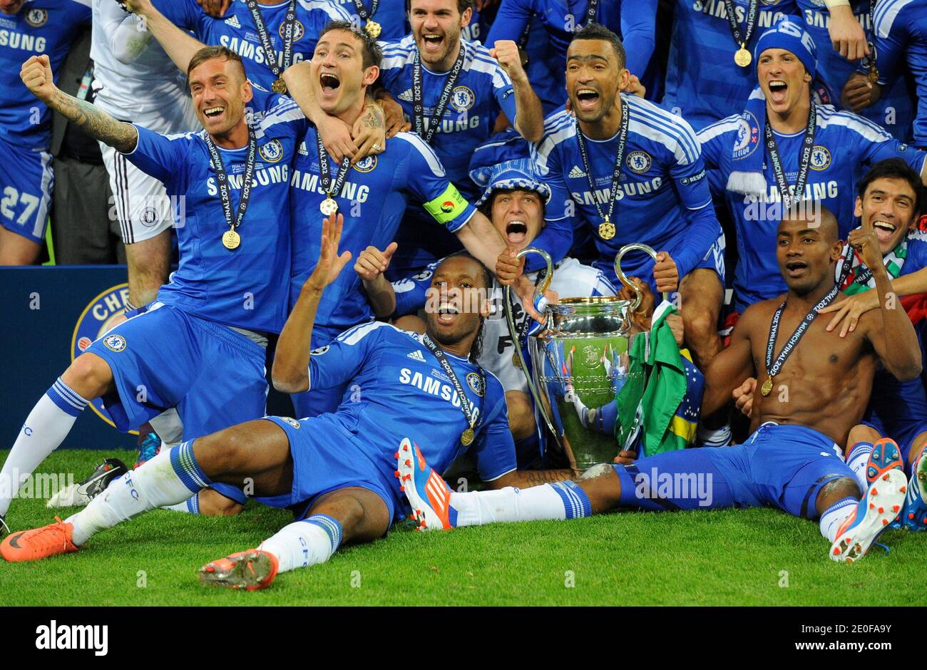 Chelsea celebrate after winning uefa champions league final allianz ...