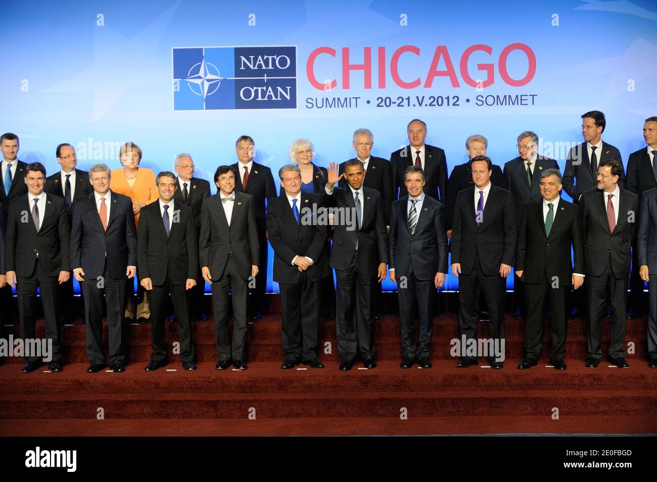 Heads state government pose group hi-res stock photography and images ...