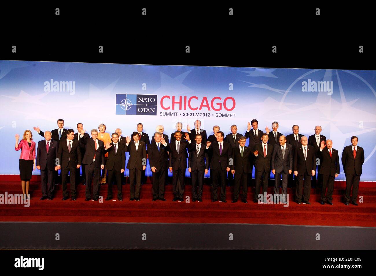 Heads state government pose group hi-res stock photography and images ...