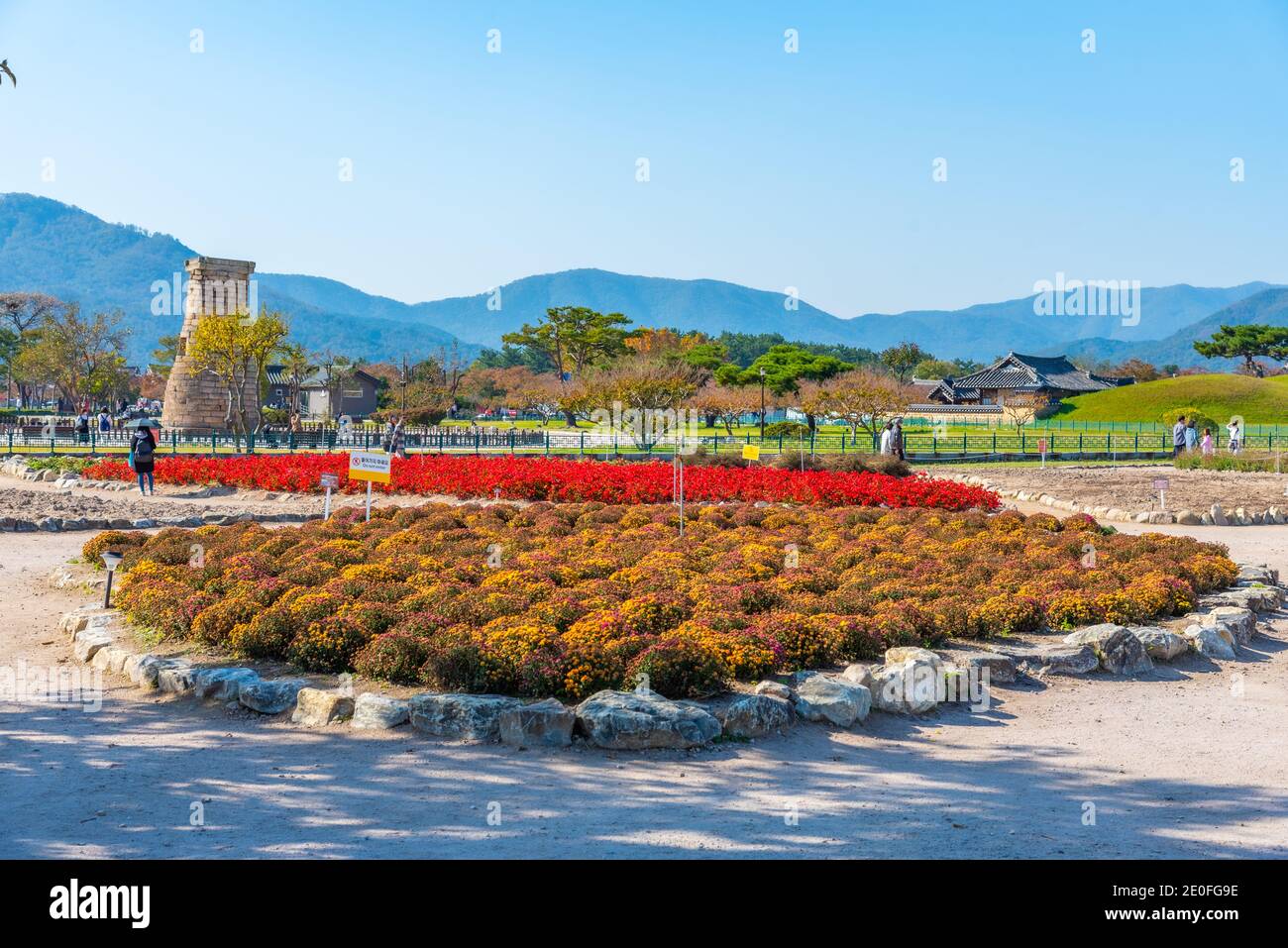 Cheomseongdae astronomical observation tower hi-res stock photography ...