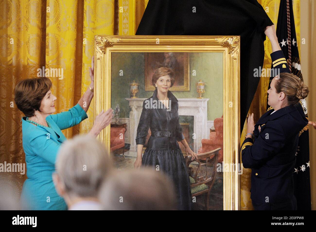 Laura bush first lady portrait hi-res stock photography and images - Alamy