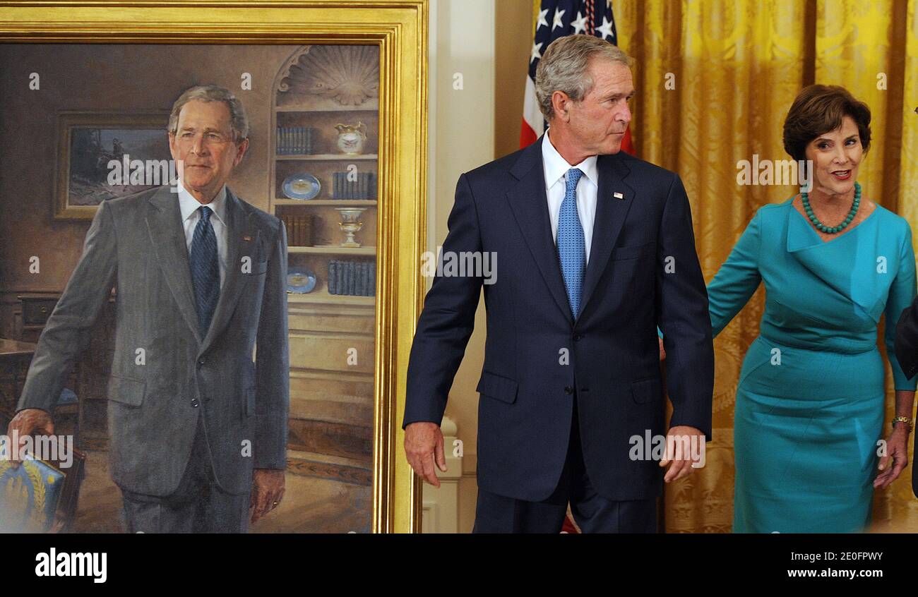 George w. bush first lady white house hi-res stock photography and ...