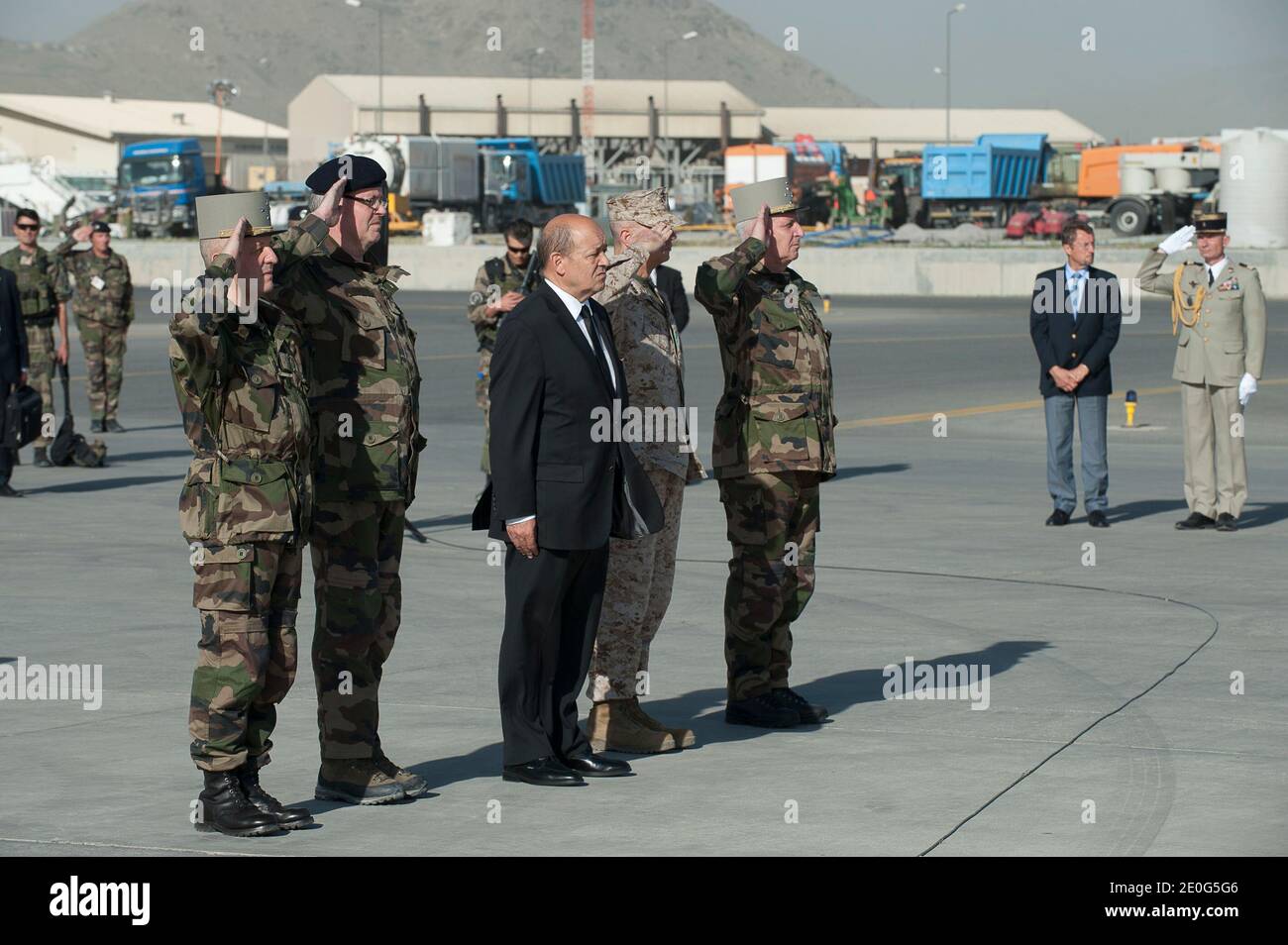Isaf general hi-res stock photography and images - Alamy