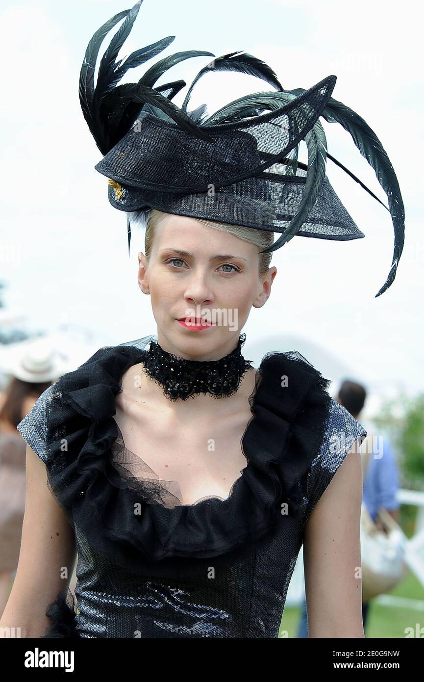 Chantilly horse racing hi-res stock photography and images - Alamy