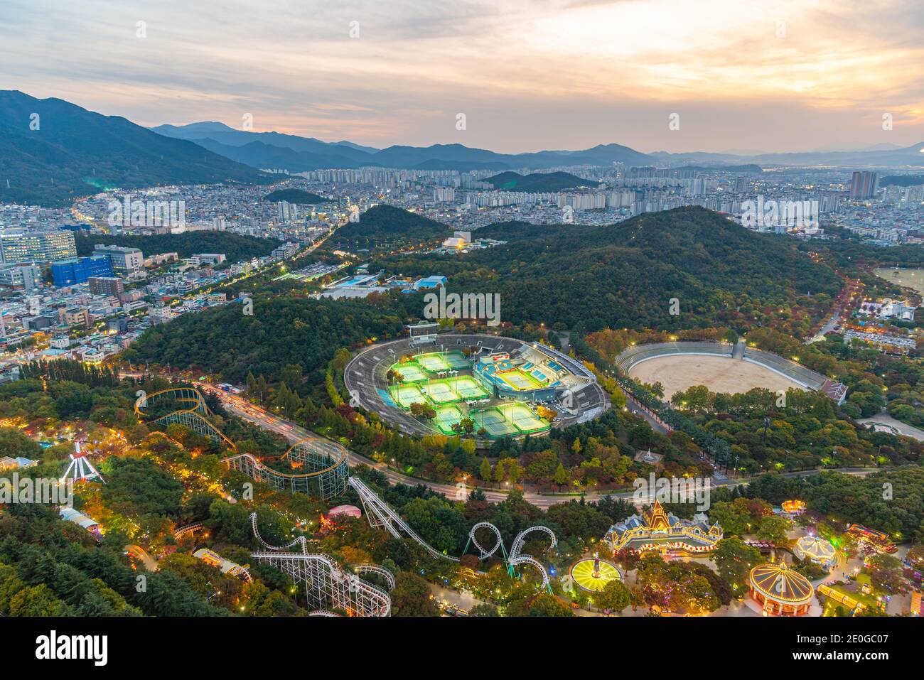 Sunset aerial view of eworld amusement park in Daegu, Republic of Korea ...