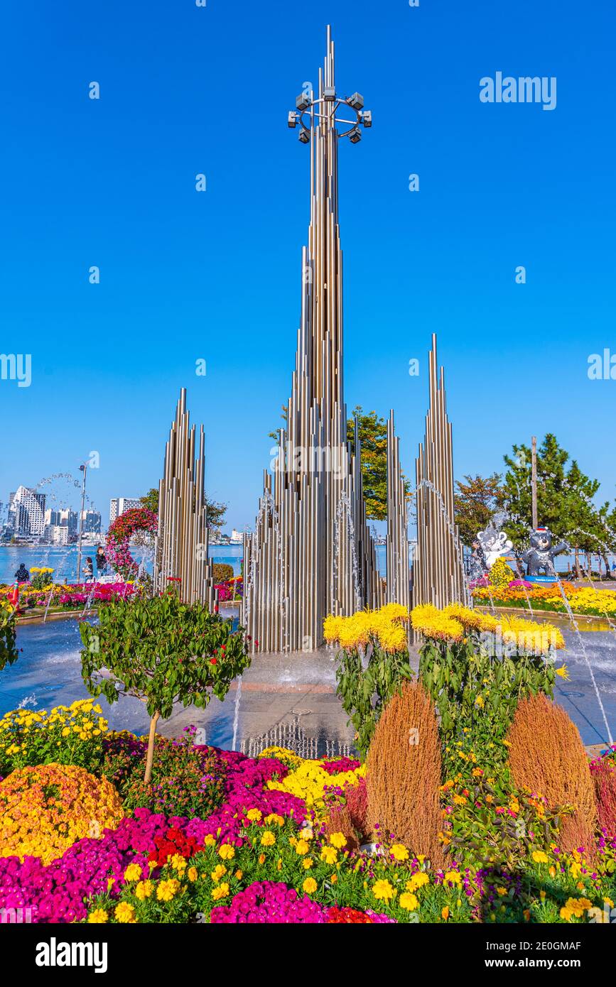 Fountain at promenade alongside Cheongchoho lake, Republic of Korea ...