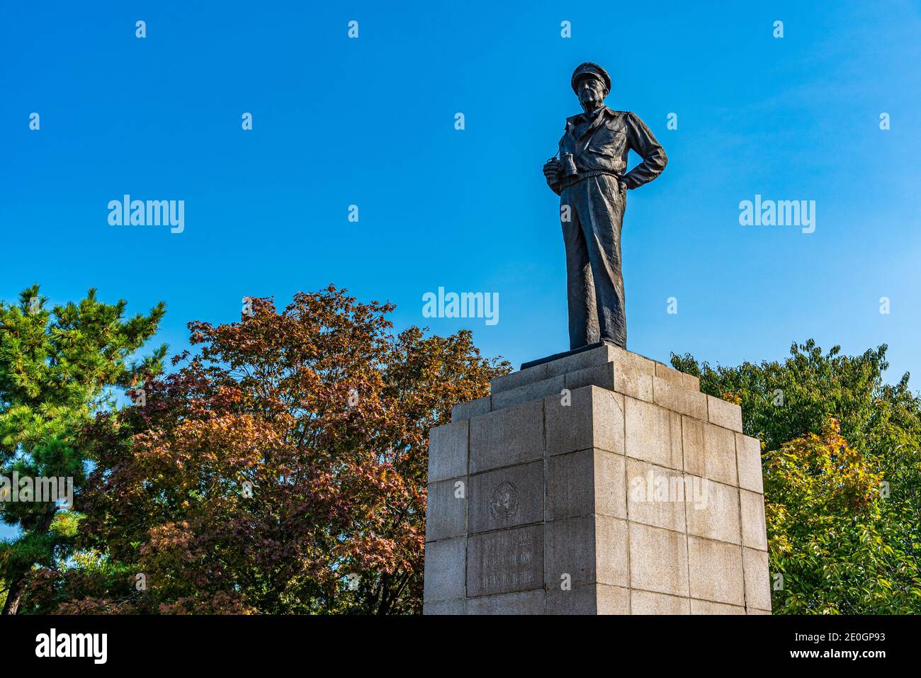 General douglas macarthur korea hi-res stock photography and images - Alamy