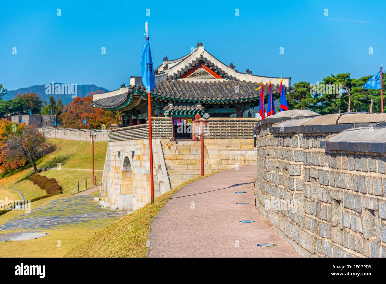 Changryongmun gate at Hwaseong fortress at Suwon, Republic of Korea ...