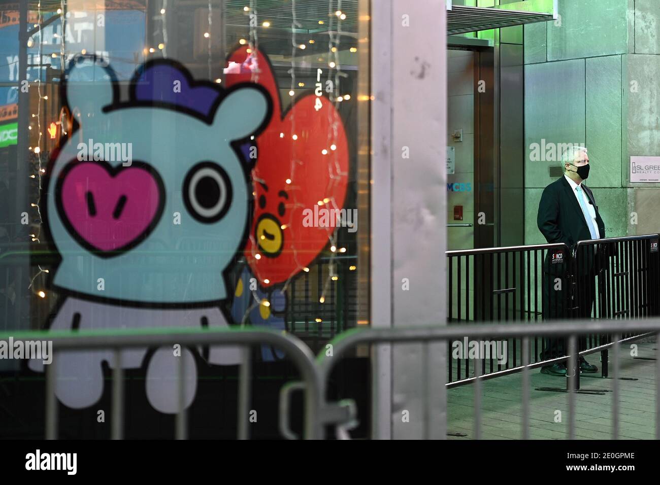 Viacom building times square hi-res stock photography and images - Alamy