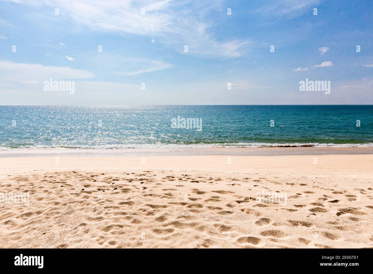 Empty tropical beach background. Horizon with sky and white sand Stock ...