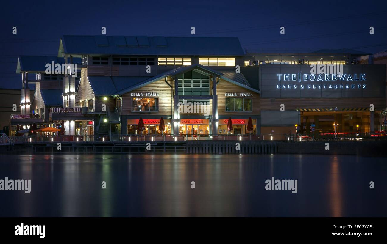 THURROCK, ESSEX, UK - DECEMBER 20, 2008: Panorama view of Lakeside shopping centre at night with ...
