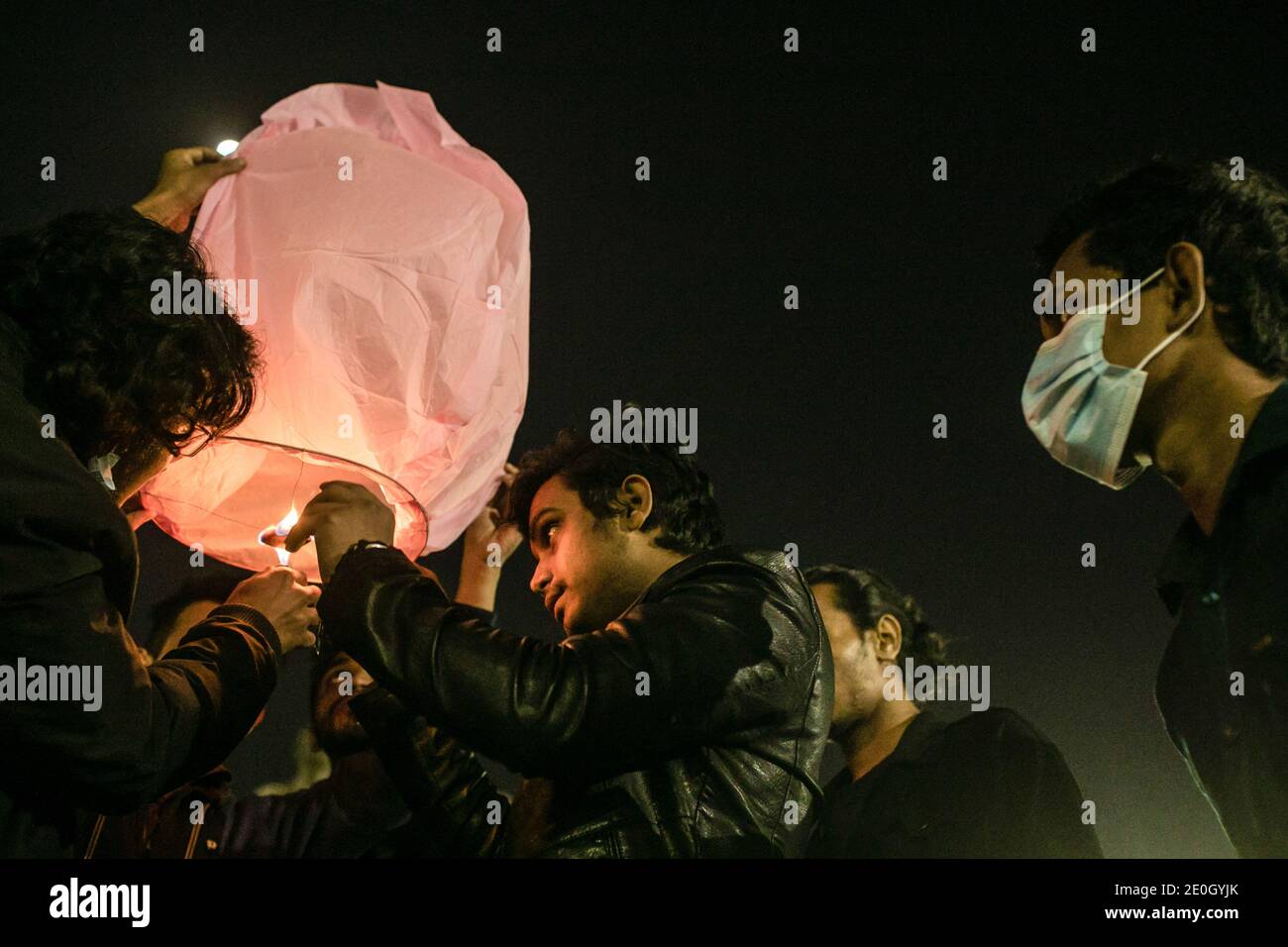 Dhaka, Bangladesh. 31st Dec, 2020. Bangladeshi people fly Fanus (Hot ...
