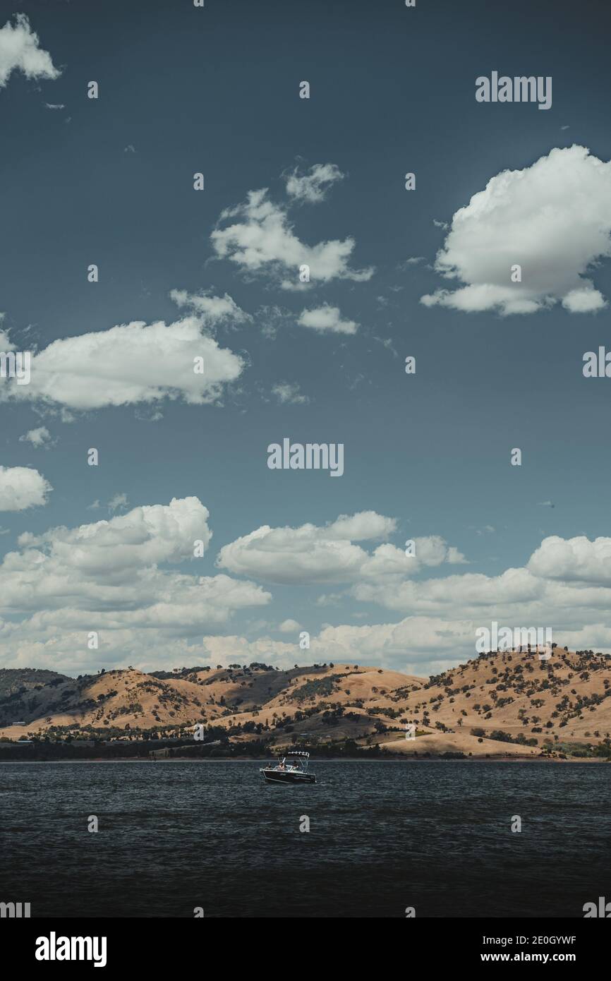 Hume lake weir dam hi-res stock photography and images - Alamy