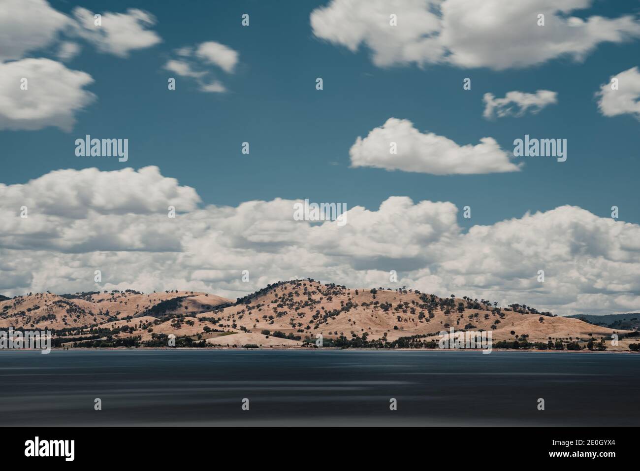 Hume lake weir dam hi-res stock photography and images - Alamy