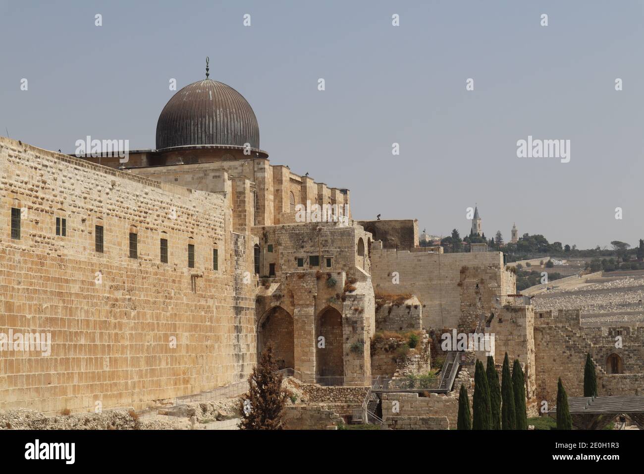 Silver dome hi-res stock photography and images - Alamy