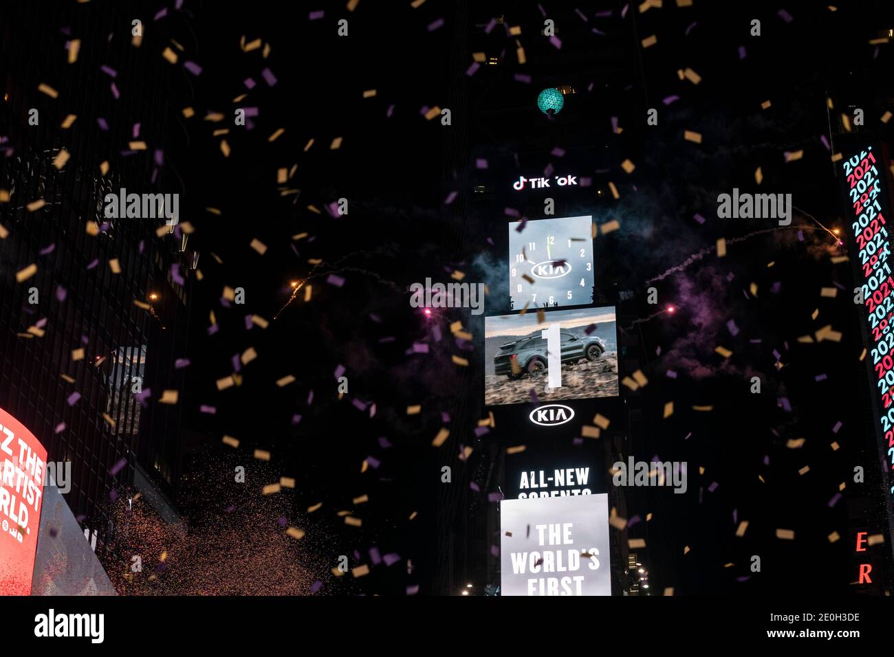 New York, NY - December 31, 2020: 2021 New Year celebration on Times ...