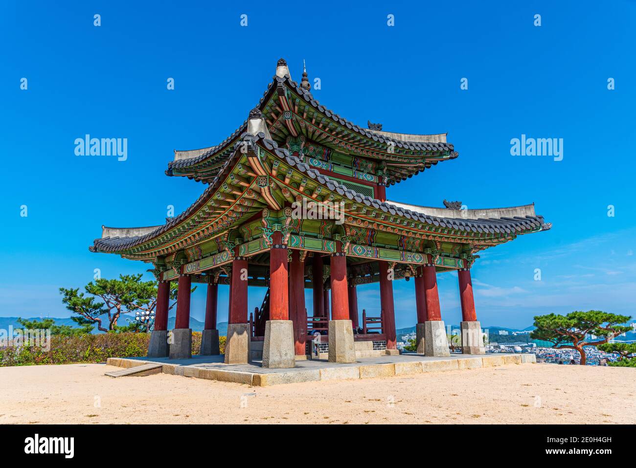 Korean Traditional Gate High Resolution Stock Photography and Images ...