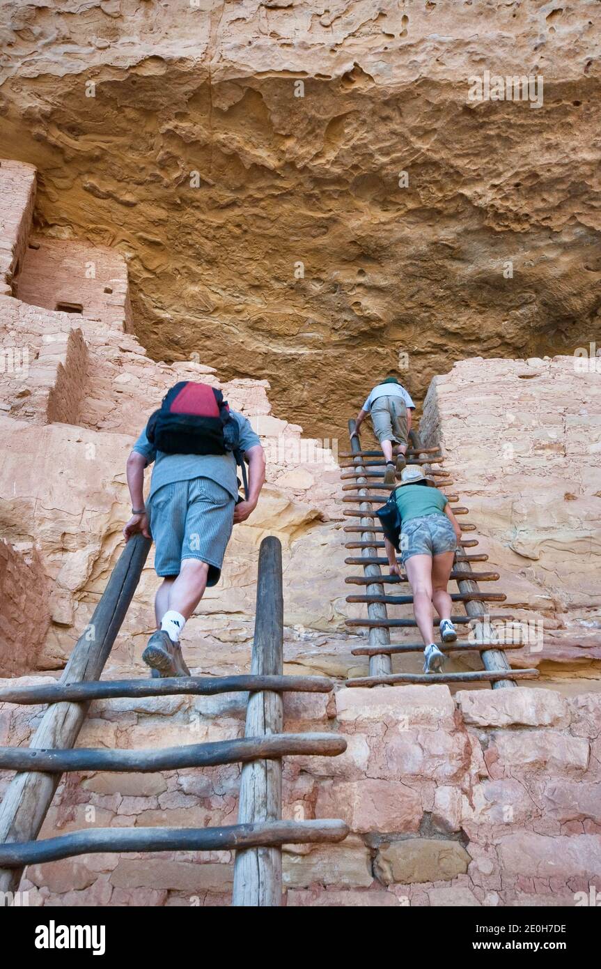 Pueblo ladder cliff hi-res stock photography and images - Alamy