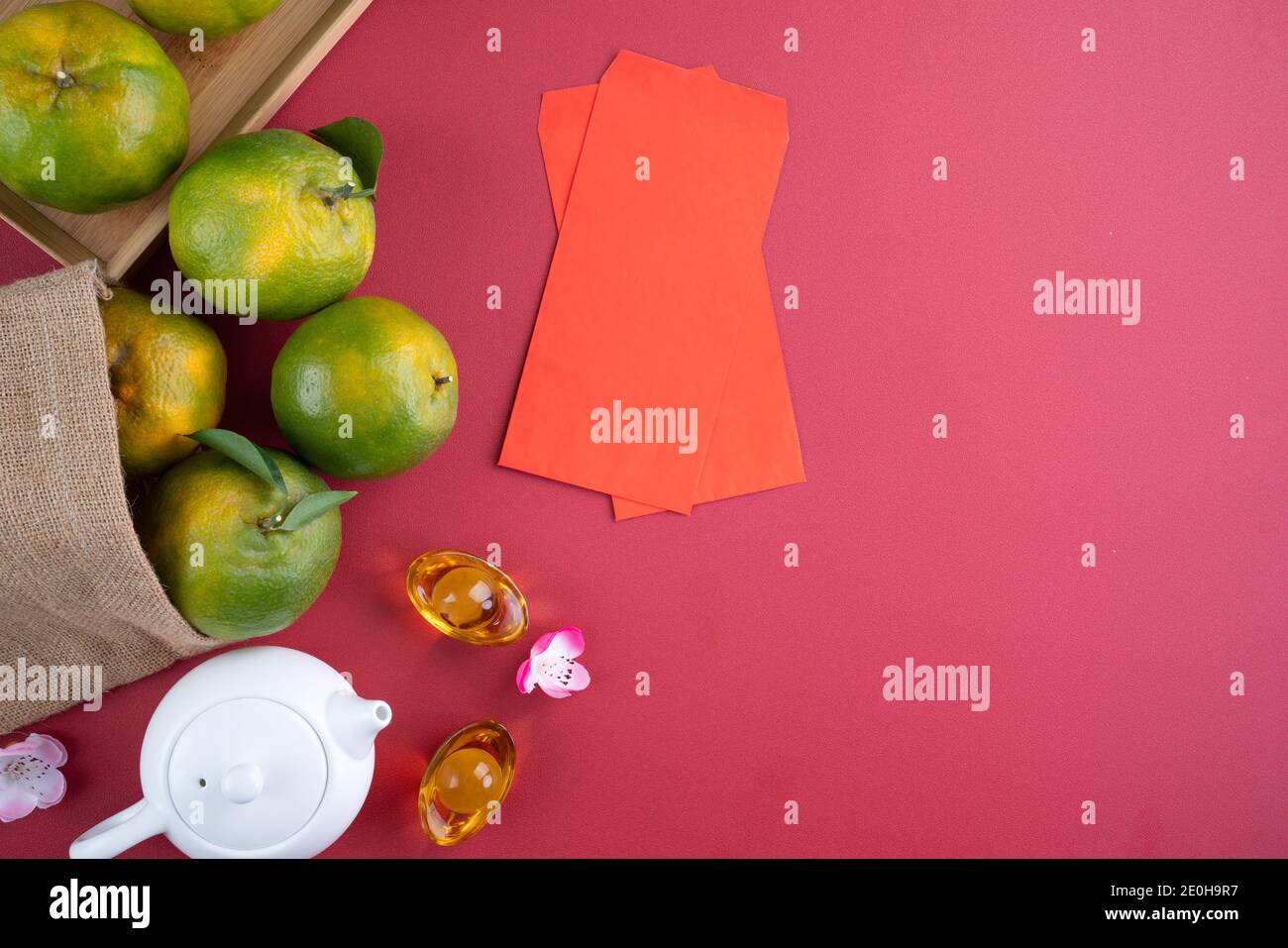 Top view of fresh ripe tangerine mandarin orange with fresh leaves on ...