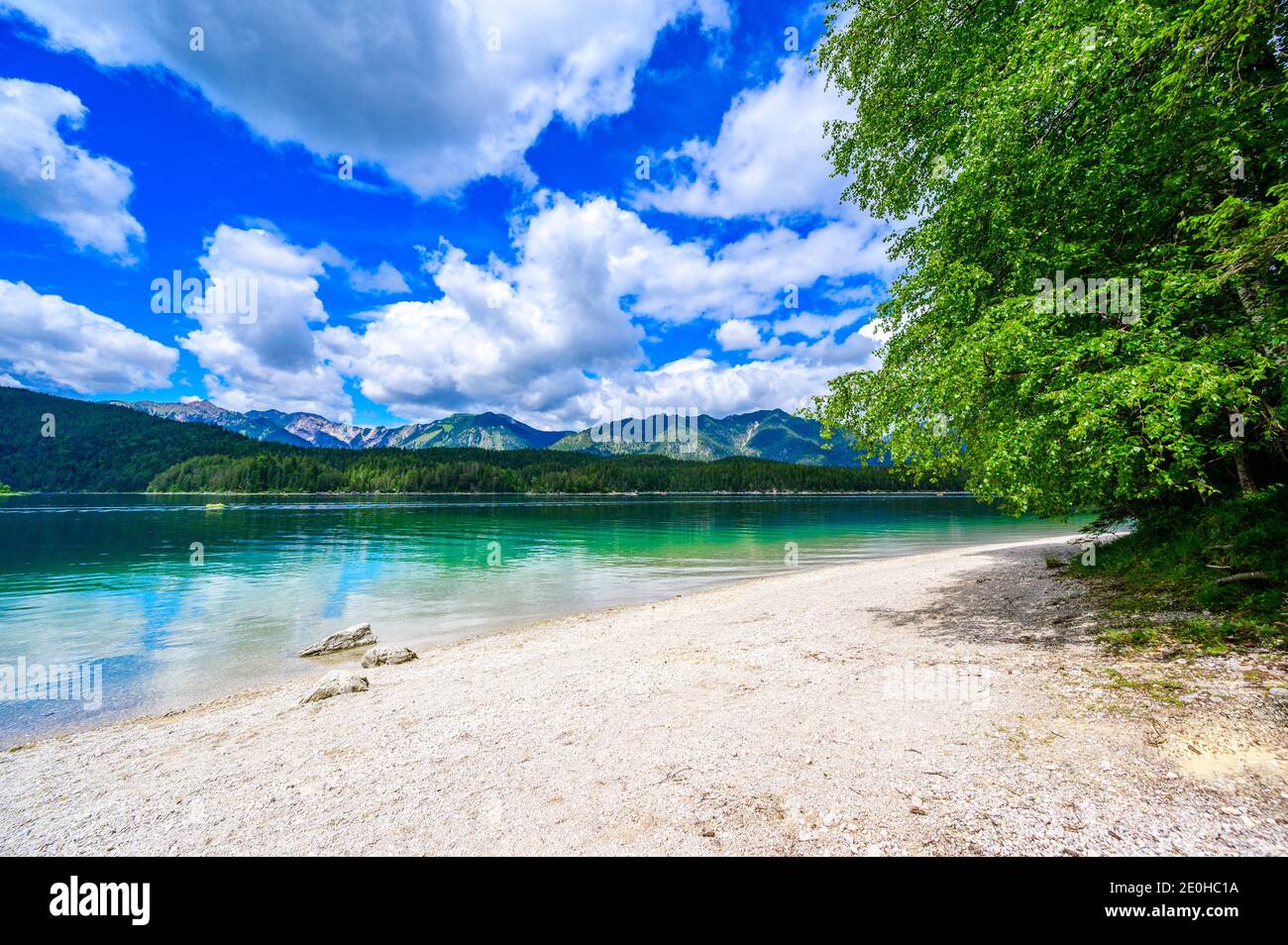 Paradise beach at Eibsee lake. Beautiful landscape scenery with clear ...