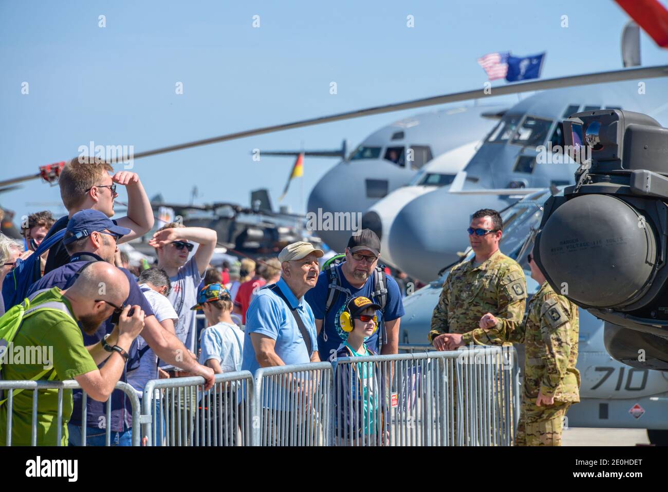 Besucher besucher menschen hi-res stock photography and images - Alamy