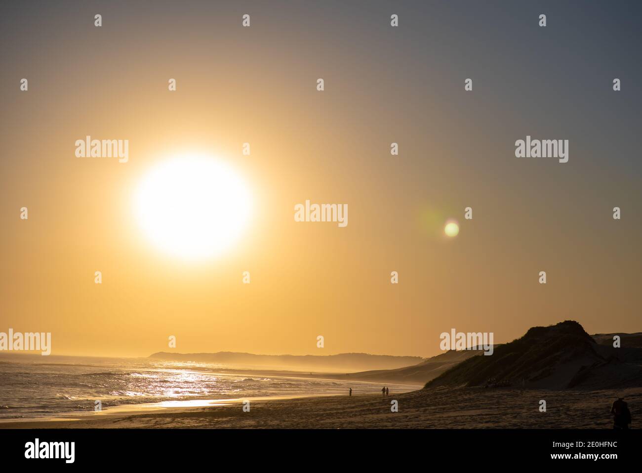 Golden hour image hi-res stock photography and images - Alamy