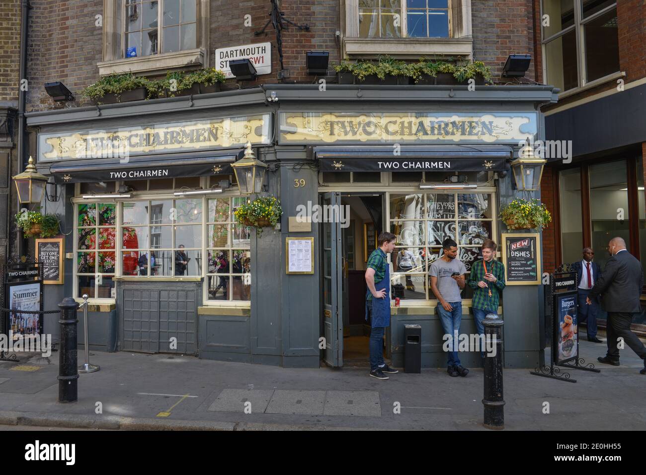Two chairmen westminster hi-res stock photography and images - Alamy