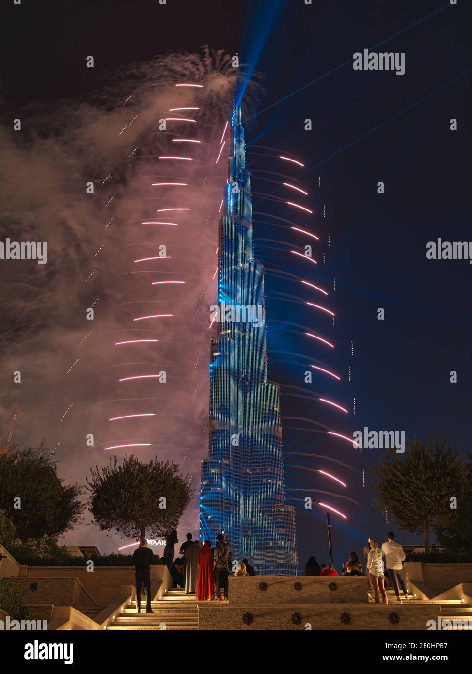 Burj Khalifa New Year's Eve Fireworks 2021 Stock Photo - Alamy Burj Khalifa New Year's Eve Fireworks 2021 Stock Photo - Alamy