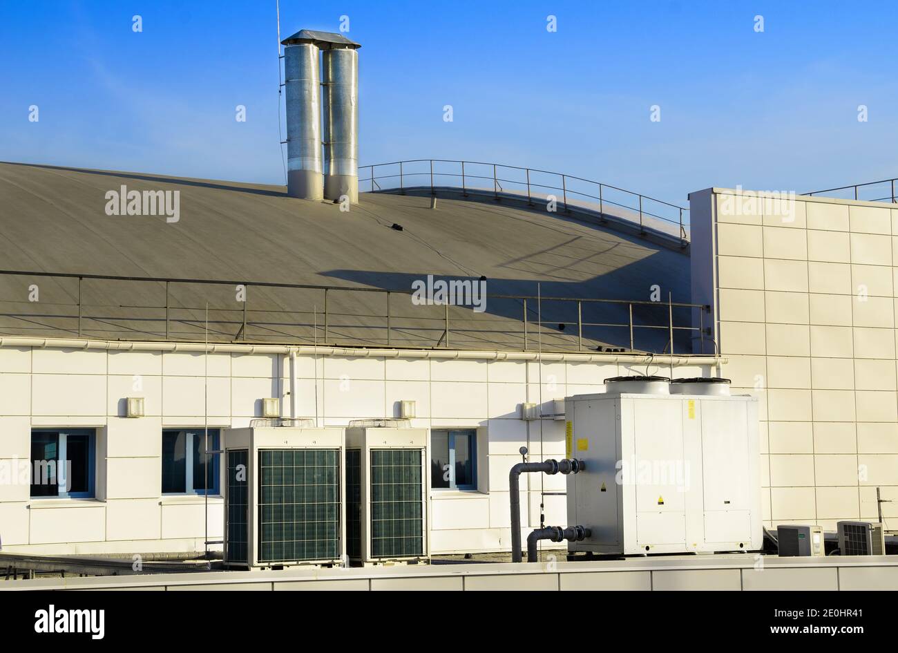 Outdoor unit compressor air conditioner hi-res stock photography and ...