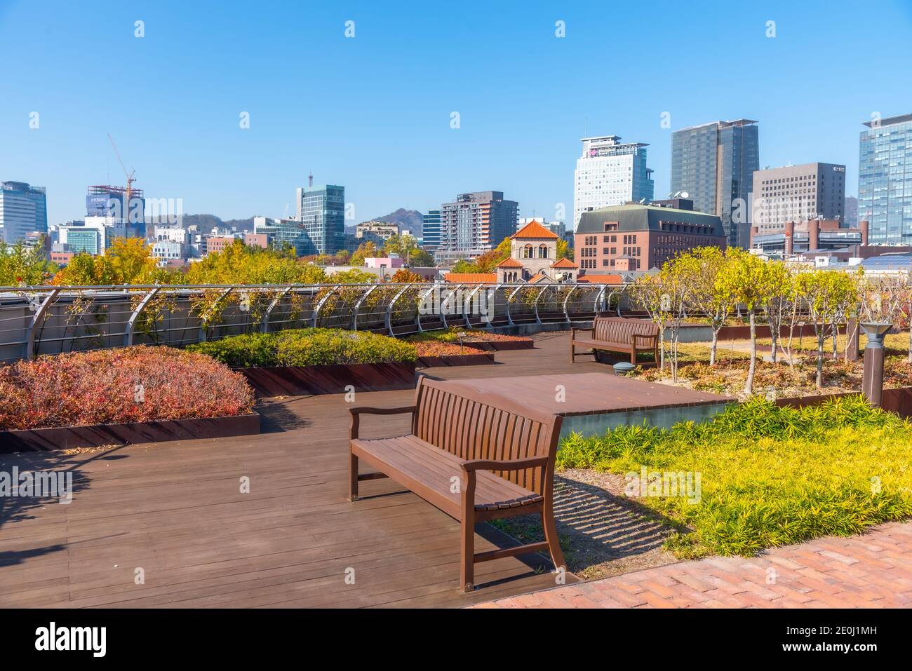 SEOUL, KOREA, NOVEMBER 9, 2019: Rooftop terrace of Seoul town hall ...