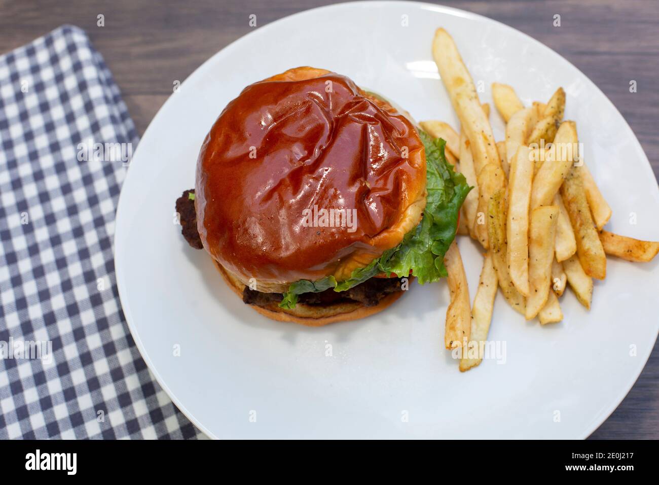 Well done hamburger hi-res stock photography and images - Alamy