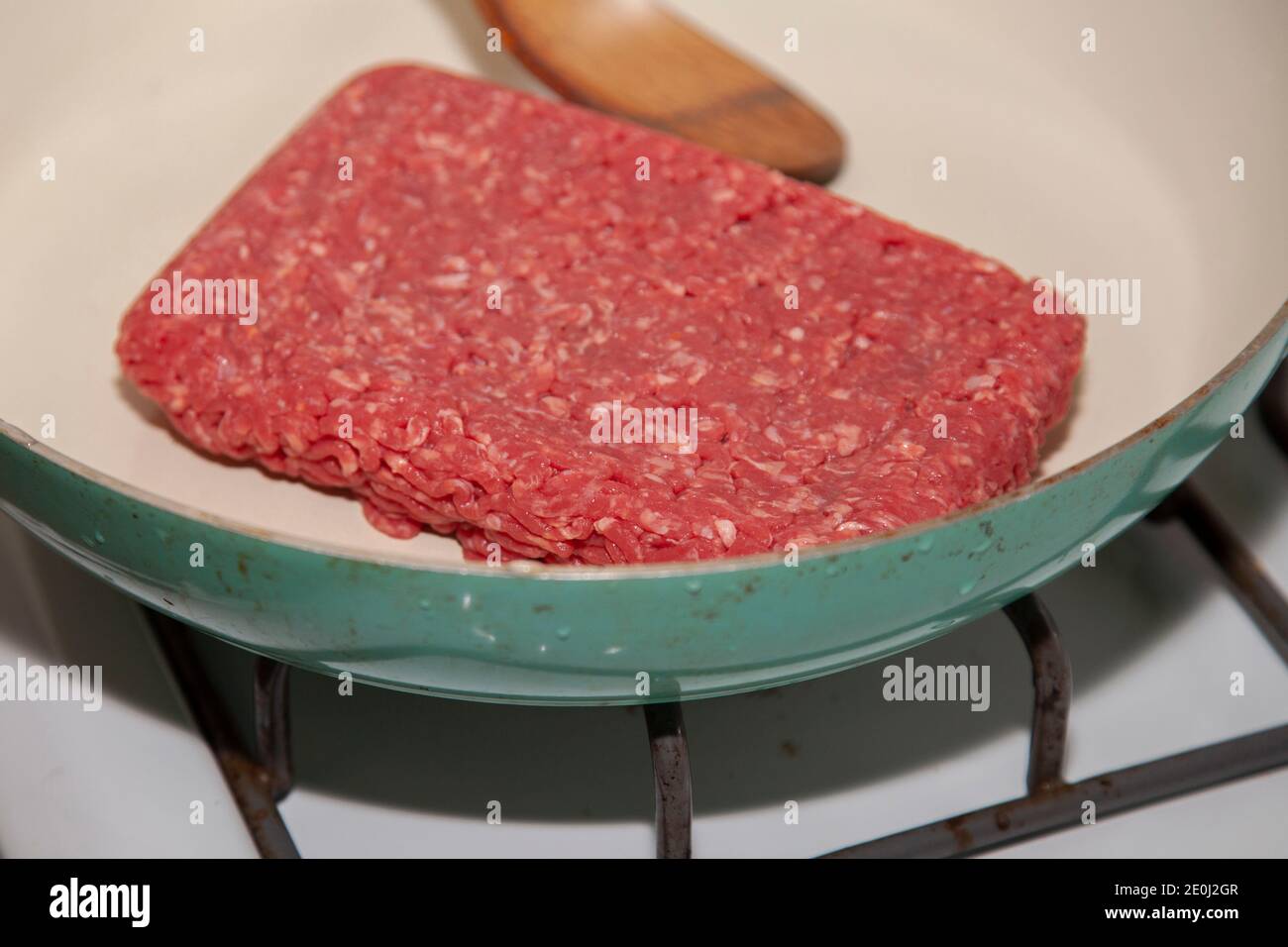 Ground beef prep hi-res stock photography and images - Alamy