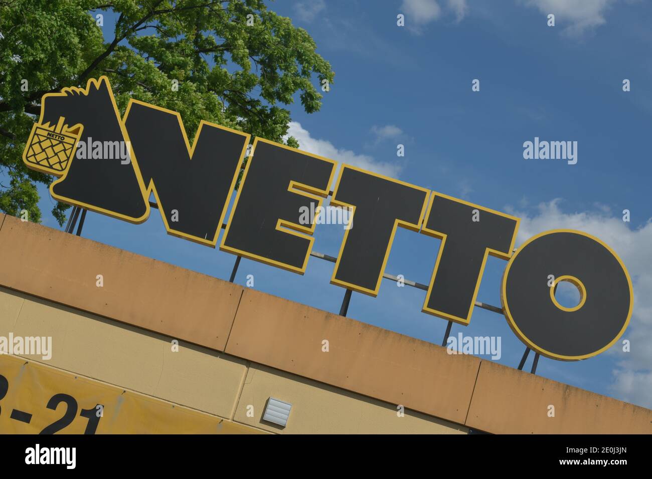 Logo of netto hi-res stock photography and images - Alamy