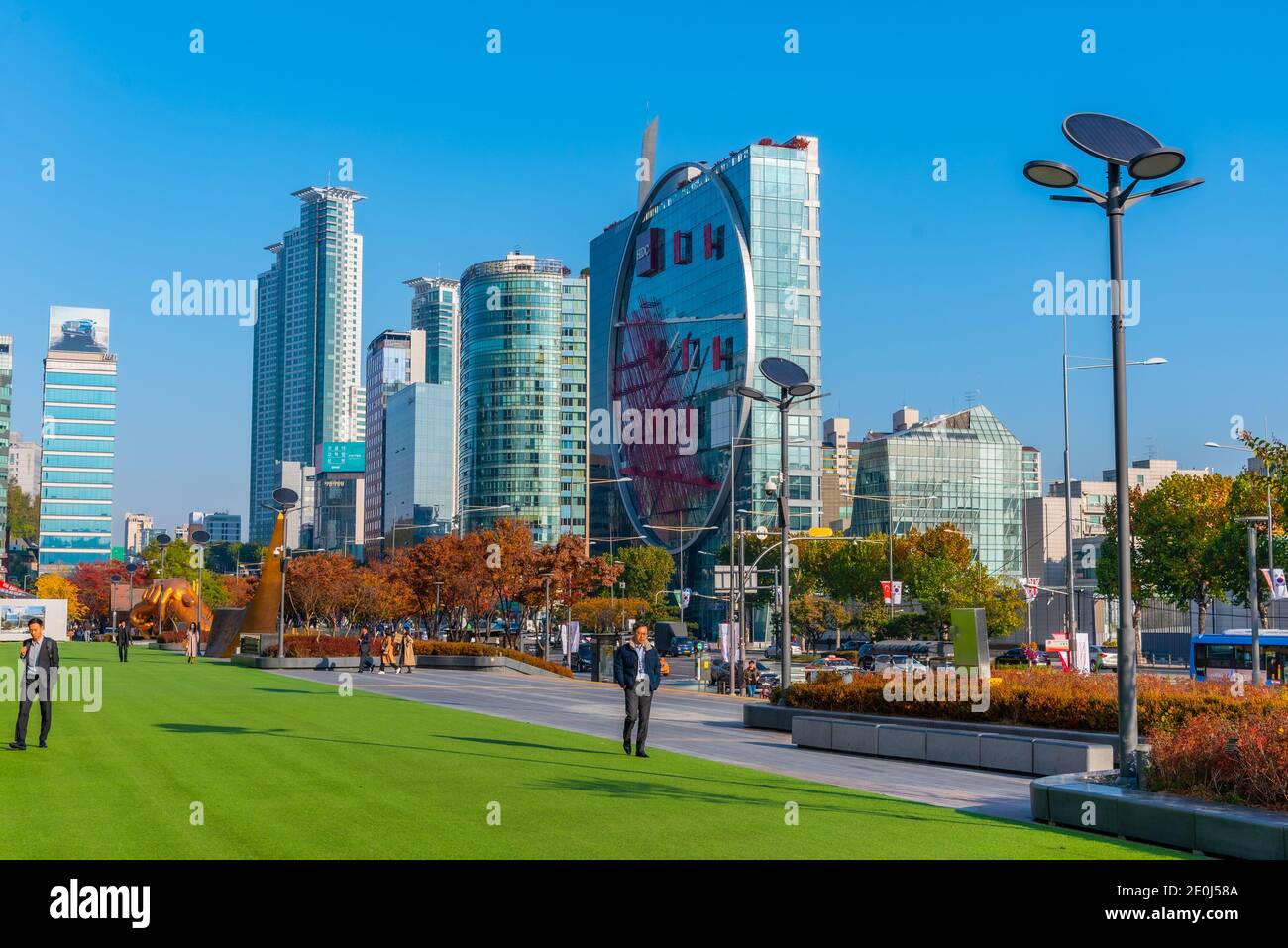 SEOUL, KOREA, NOVEMBER 7, 2019: View of a busy street at Samseong ...