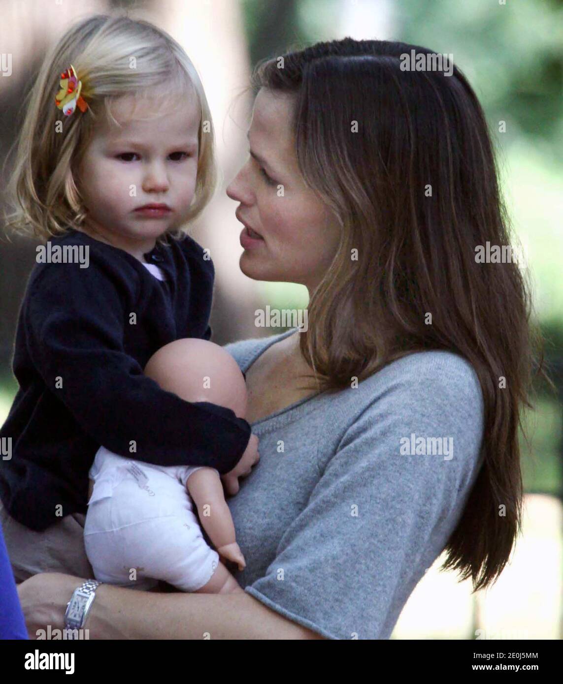 Jennifer Garner, daughter Violet 10-15-07 Photo By John Barrett ...