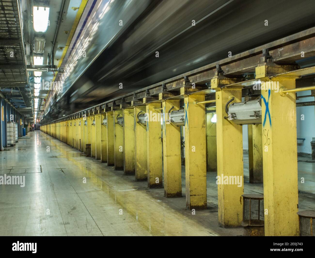 Transportation shunt repair hi-res stock photography and images - Alamy