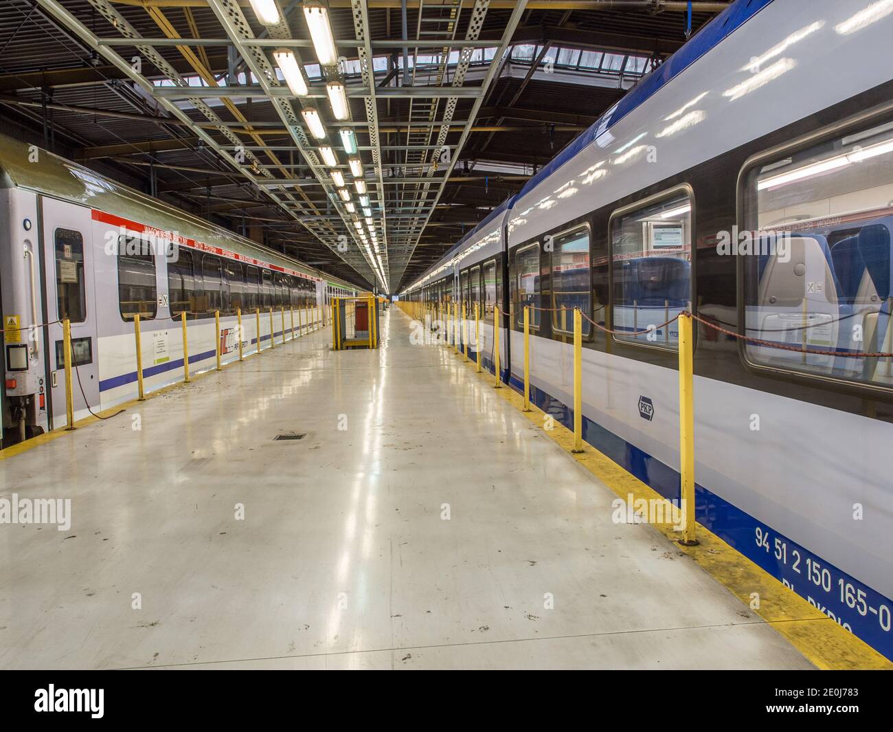 Train hangar hi-res stock photography and images - Alamy