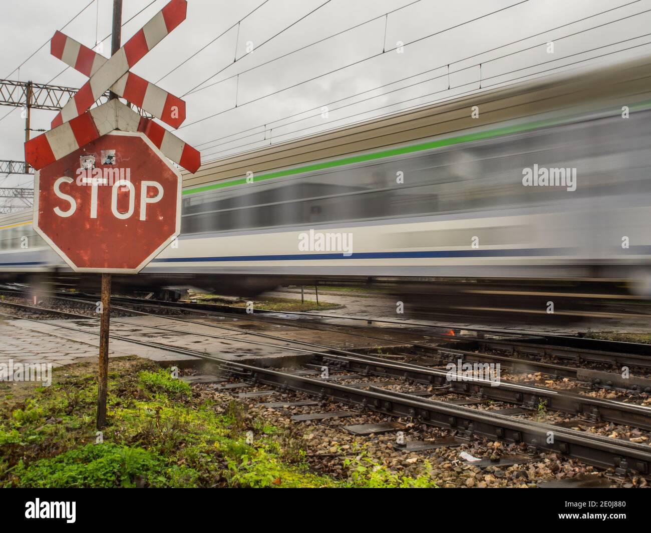 Stop train crossin hi-res stock photography and images - Alamy