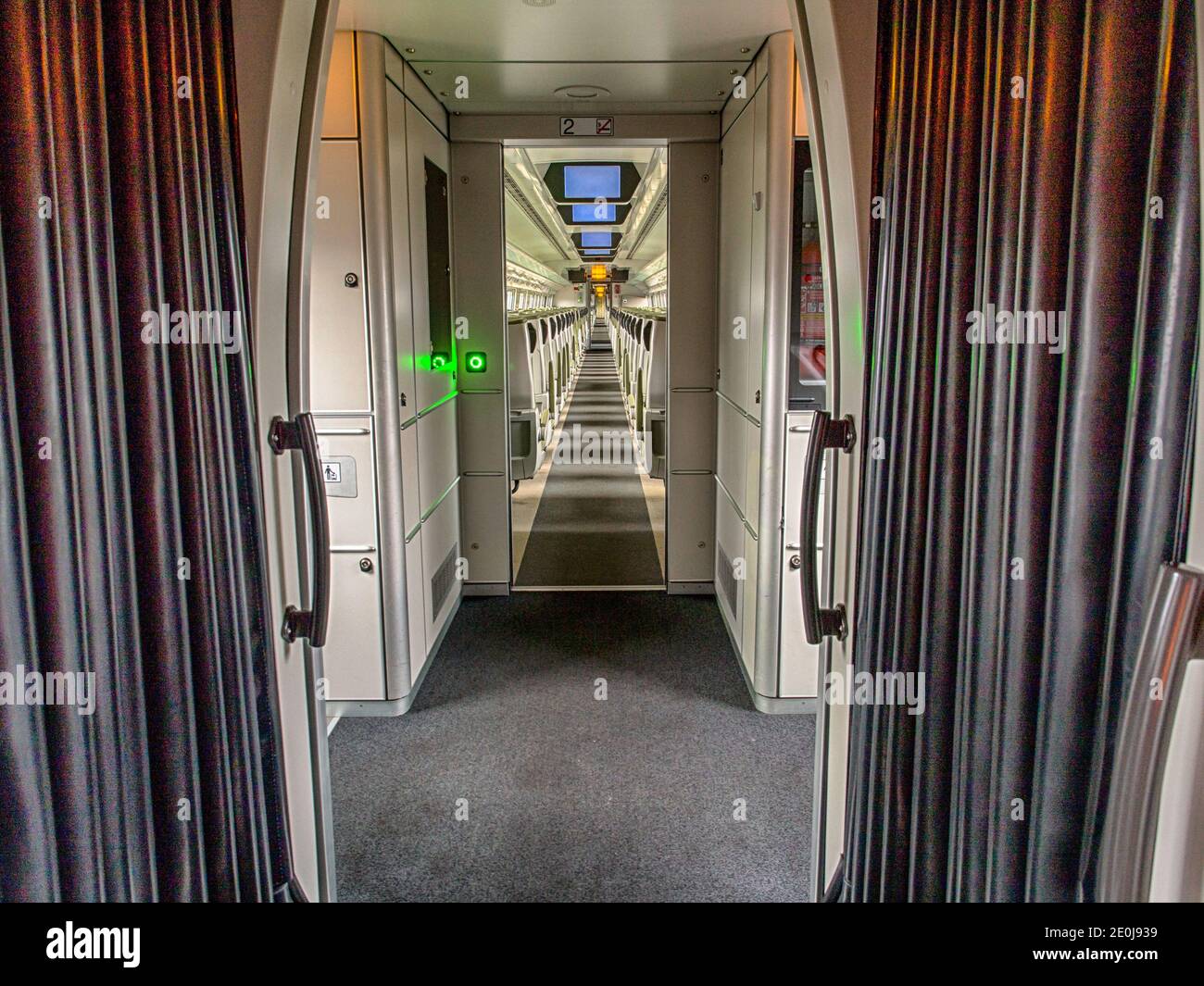 Open train door handle hi-res stock photography and images - Alamy