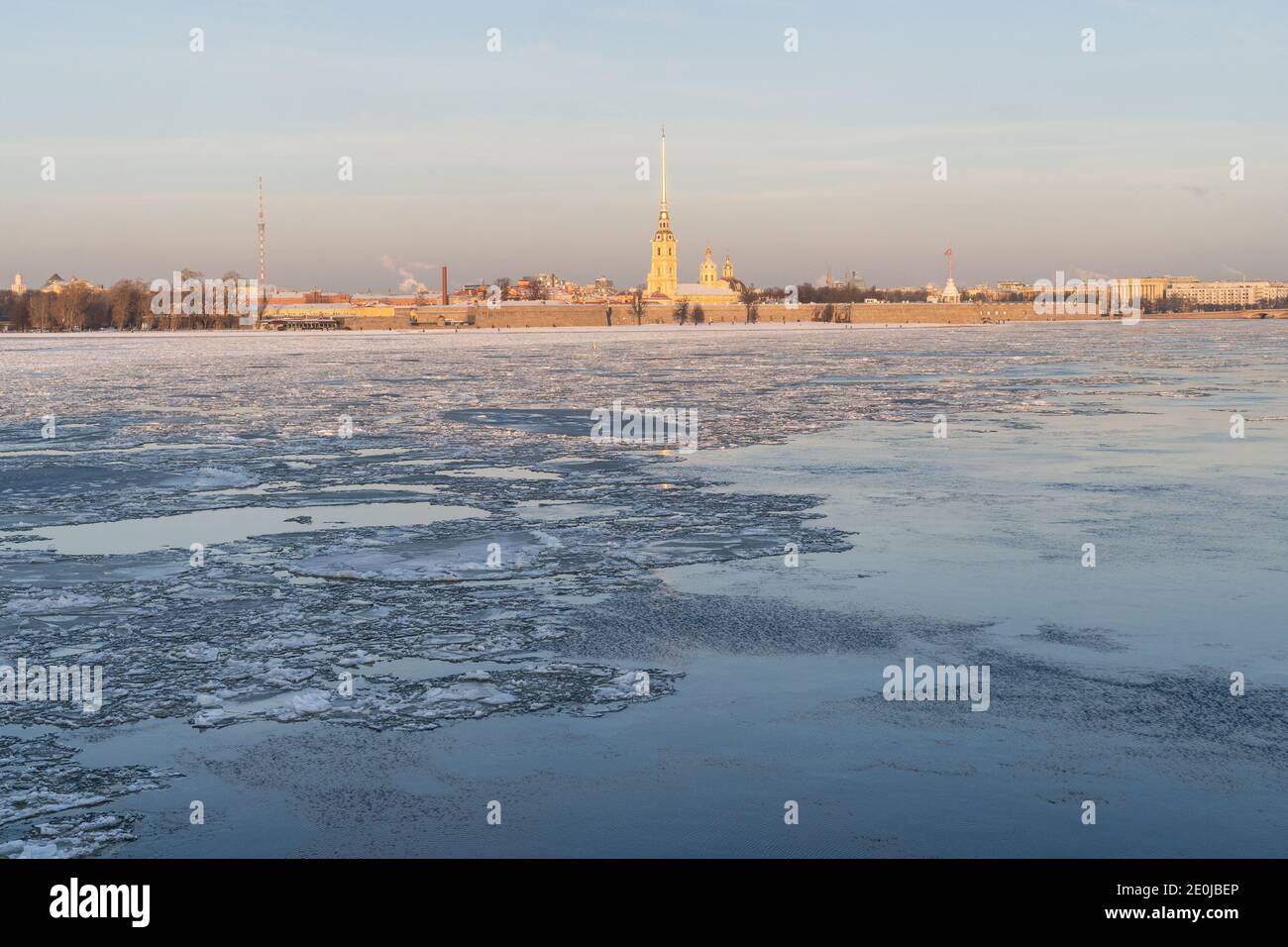 Frozen neva st petersburg sunny day hi-res stock photography and images ...
