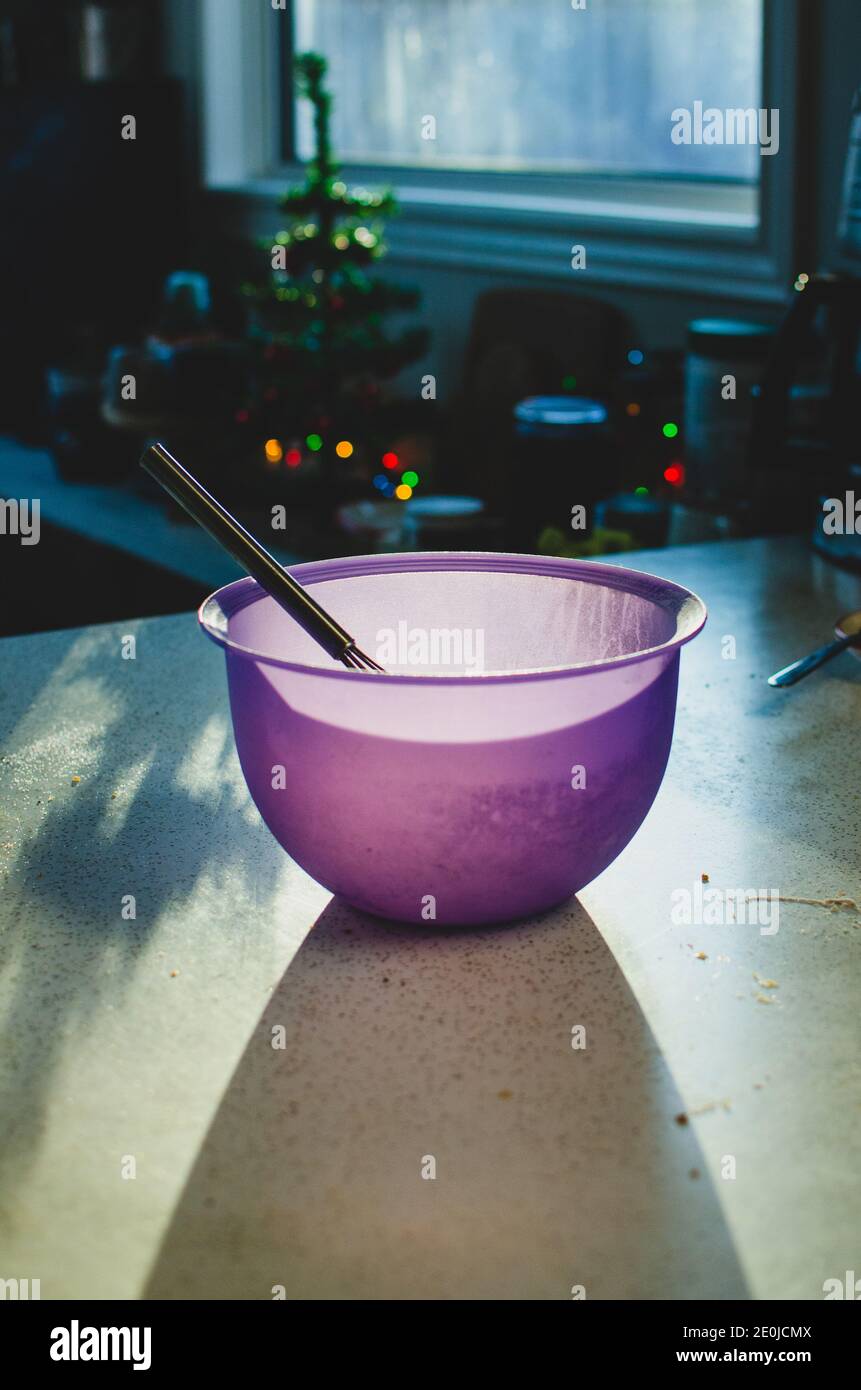 Empty mixing bowl hi-res stock photography and images - Alamy