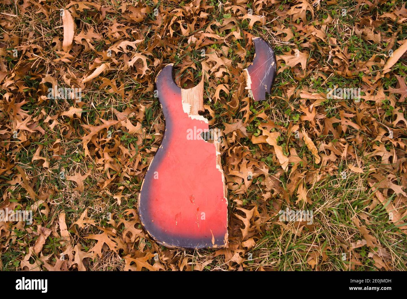 Broken electric guitar hi-res stock photography and images - Alamy